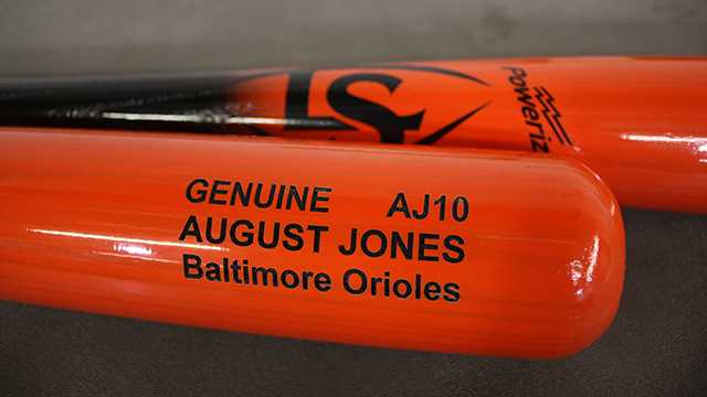 Adam Jones to use special bats for Players Weekend