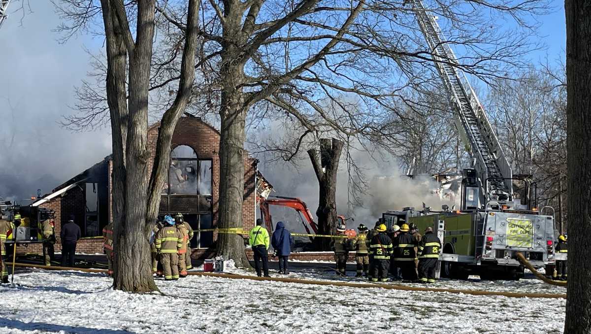 Fire destroys Adams County home