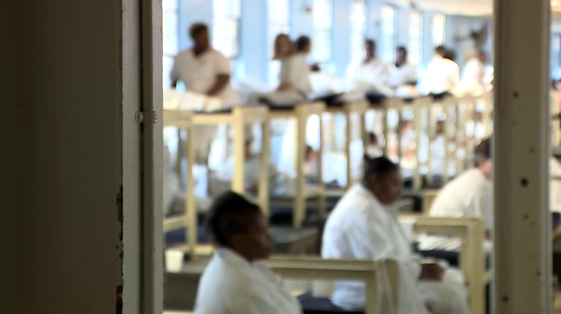 Families of Alabama inmates describe violent conditions to governor's panel