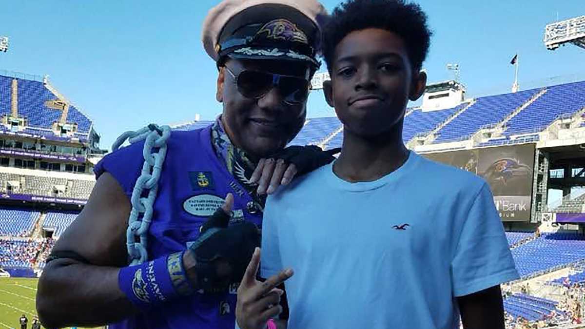 Ravens Flock remembers Captain Dee-Fense | Fan photos
