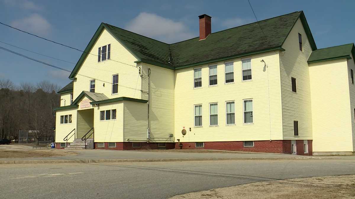 West Paris elementary school one step closer to closing for good West Paris elementary school one step closer to closing for good