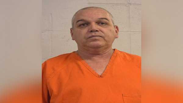 Grand jury indicts janitor at Louisville airport on voyeurism charges Grand jury indicts janitor at Louisville airport on voyeurism charges
