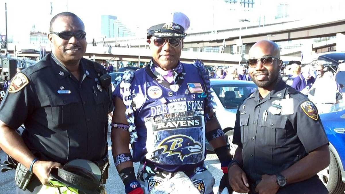 Ravens Flock remembers Captain Dee-Fense | Fan photos