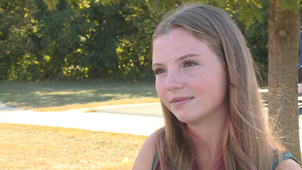 Seventeen year old puts tourniquet on officer after shooting