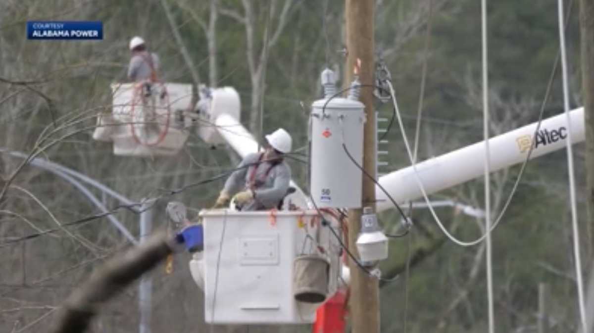 Alabama Power crews work to bring power back after winter storm