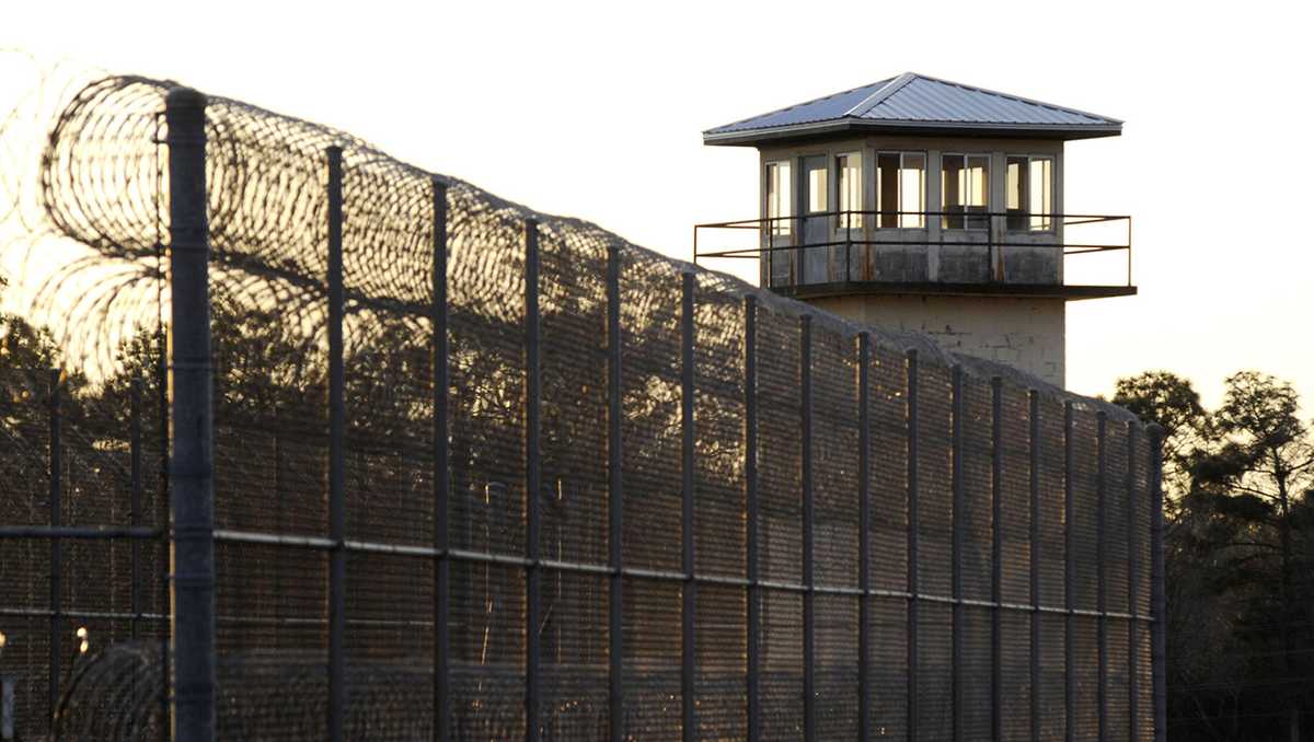 Groups oppose Alabama's $725M bond sale for building new mega prisons