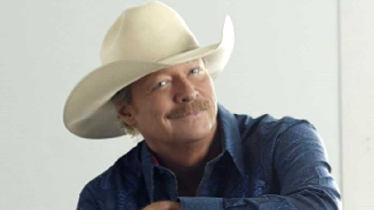 Country singer Alan Jackson's 2020 tour making stop in Milwaukee