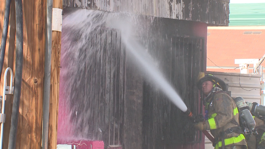 Recycling building fire quickly extinguished