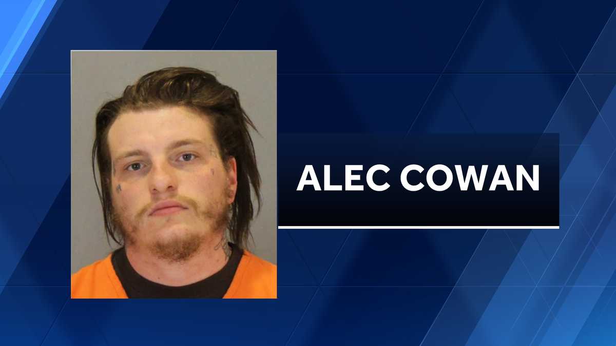 Omaha police arrest man accused of several package thefts