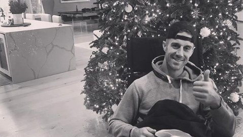 Alex Smith released from hospital, back home