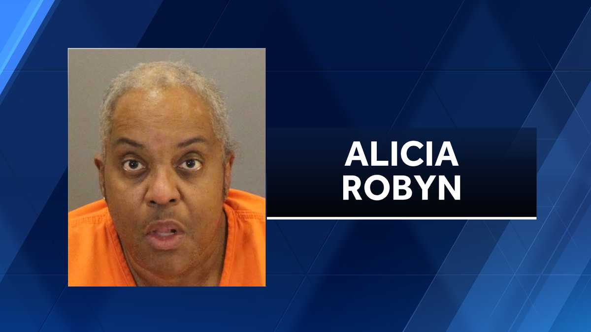 Omaha woman accused of starting apartment fire held on bond