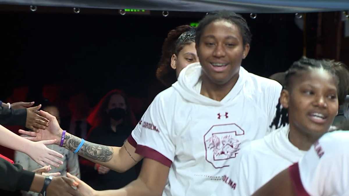 Cooke, reserves lead No. 1 South Carolina women over Liberty