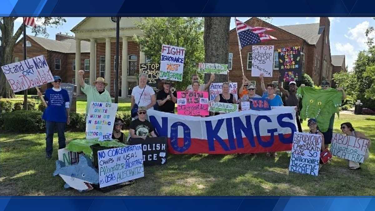 Outrage in Mississippi as protestors rally against "Alligator Alcatraz"