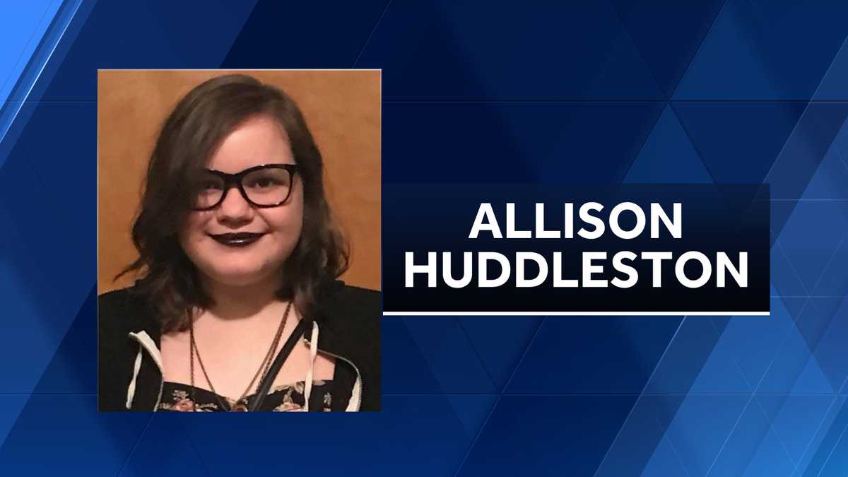 Police asking for public's help locating missing Etown teen