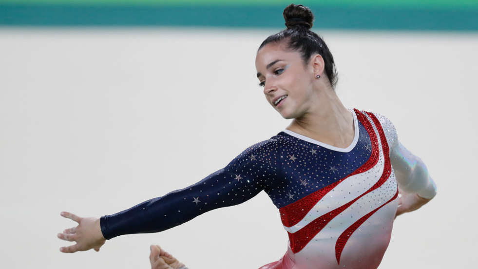 Olympic Gymnast Says Tsa Agent Body Shamed Her