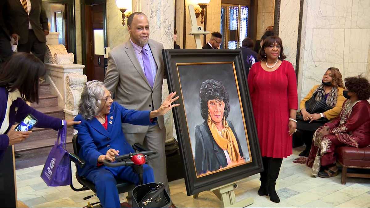 Former State Rep. Alyce Clarke honored with portrait in state capitol