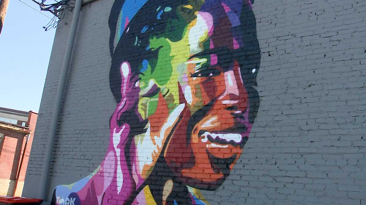 New mural in the Highlands features Amanda Gorman, her inauguration poem