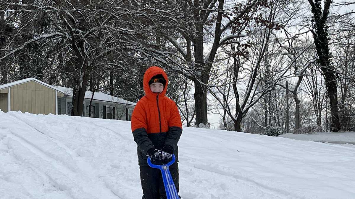 See Baltimore's first snow in 716 days in photos