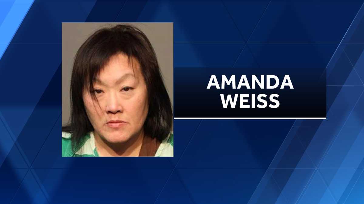 Des Moines woman charged in weekend stabbing