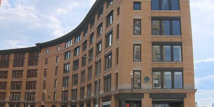 Amazon says it will bring 900 jobs to Boston with new office