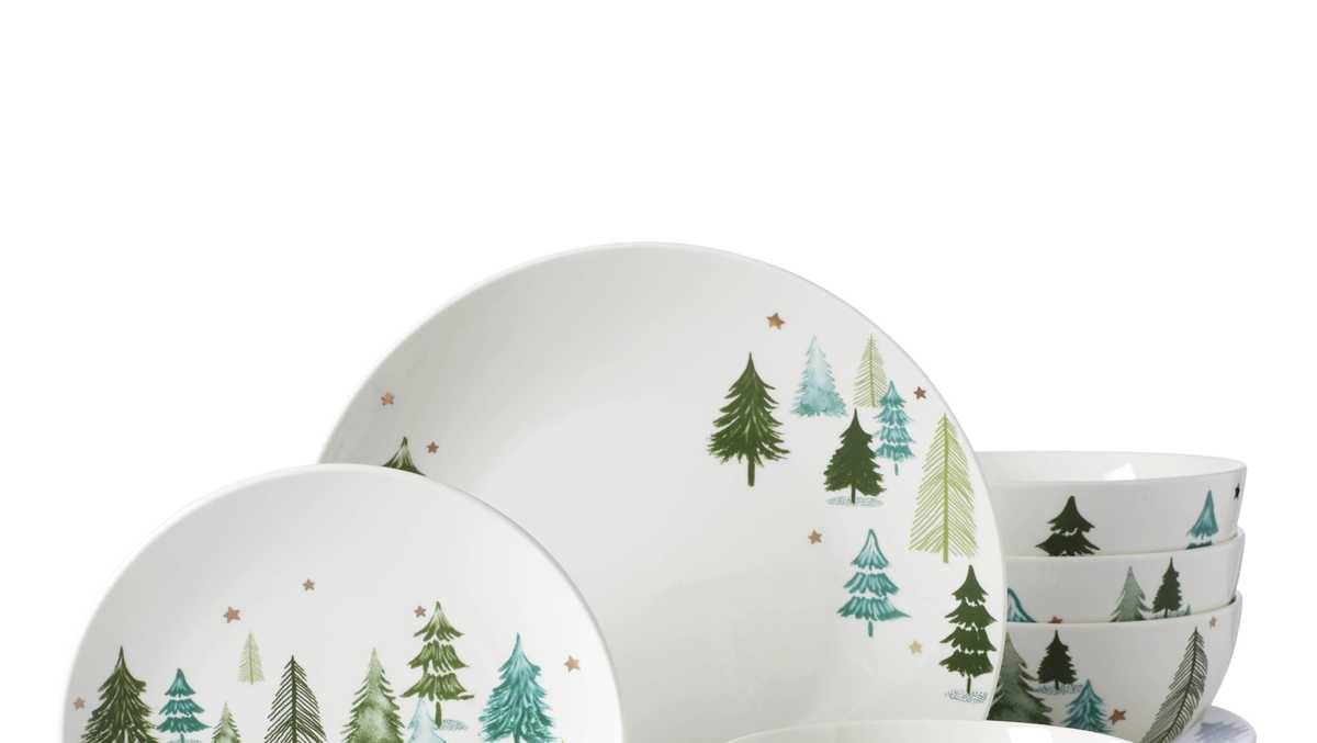 Last-minute Christmas dinnerware deals with fast shipping