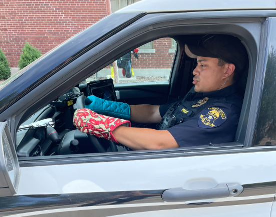 Iowa weather: It's so hot in Iowa, one officer put on oven mitts to drive