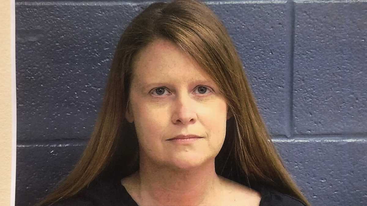 Oldham County teacher accused of having sex with teenage former student