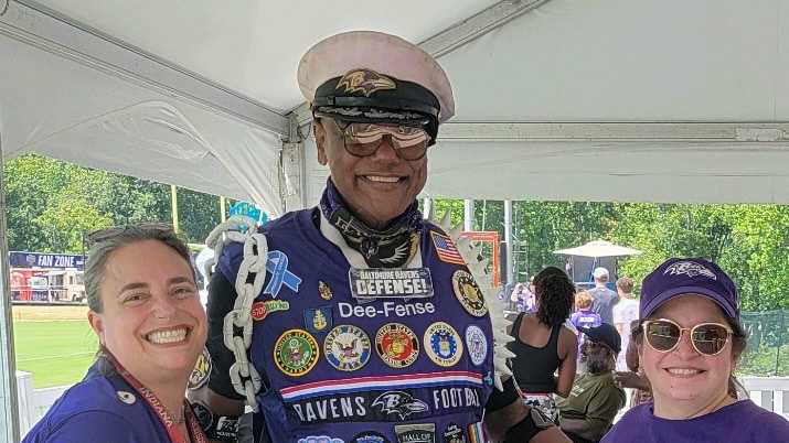 Ravens Flock remembers Captain Dee-Fense | Fan photos
