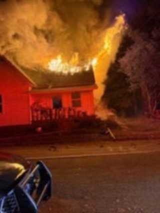 South Carolina: Firefighters respond to early morning fire