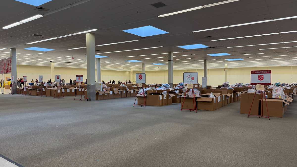 Gifts wrapped up and on the way to 1,900 in the Salvation Army Angel ...