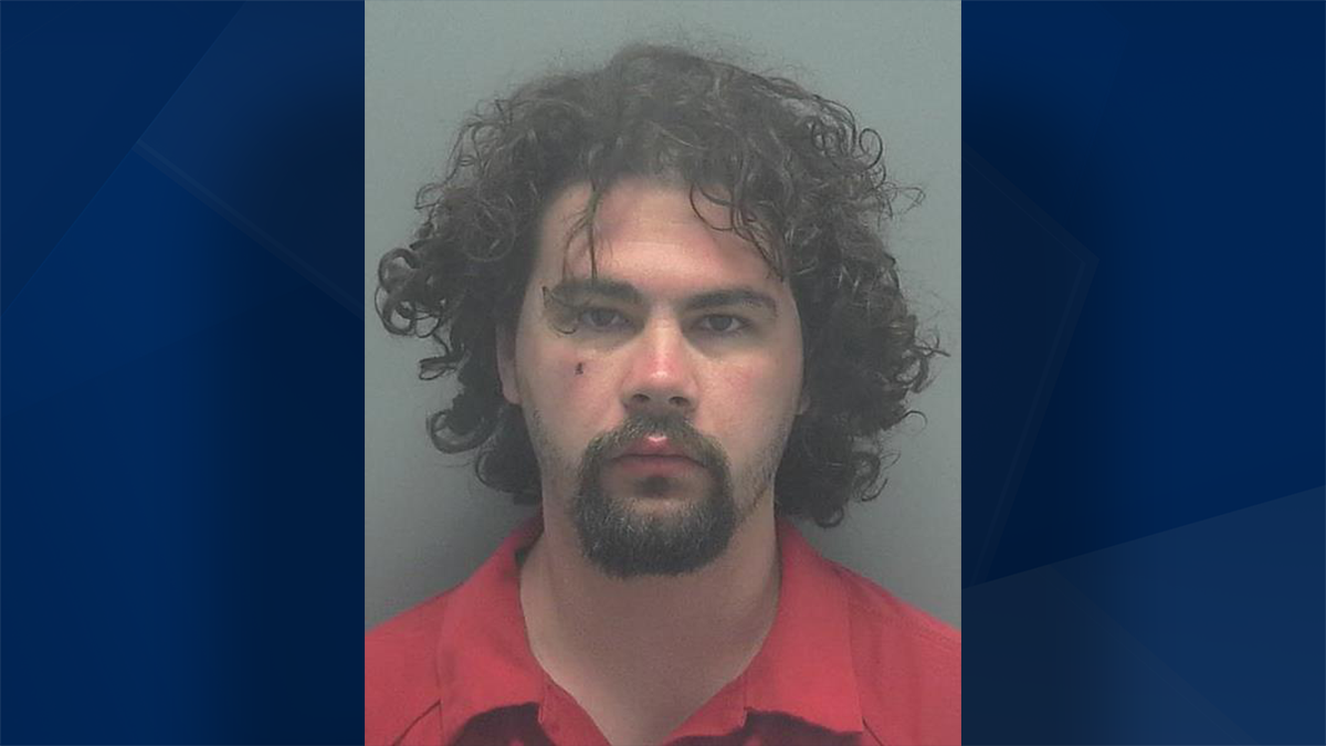 Cape Coral man wanted on grand theft charges