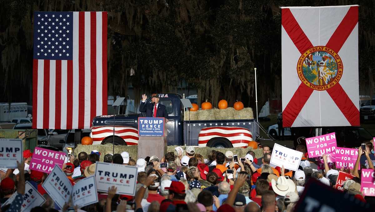Woman at Trump rally gives reporter kind note