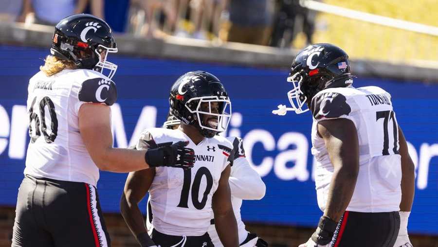 No. 21 Cincinnati Bearcats hold on to edge SMU 29-27
