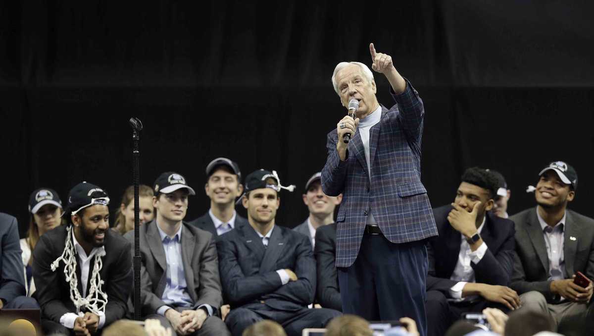 WATCH: Roy Williams opens speech by reading a text from Michael Jordan ...