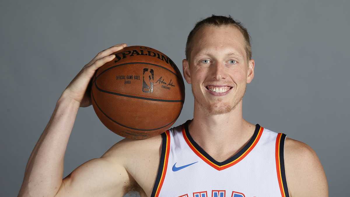 Reports: Oklahoma City Thunder waives Kyle Singler