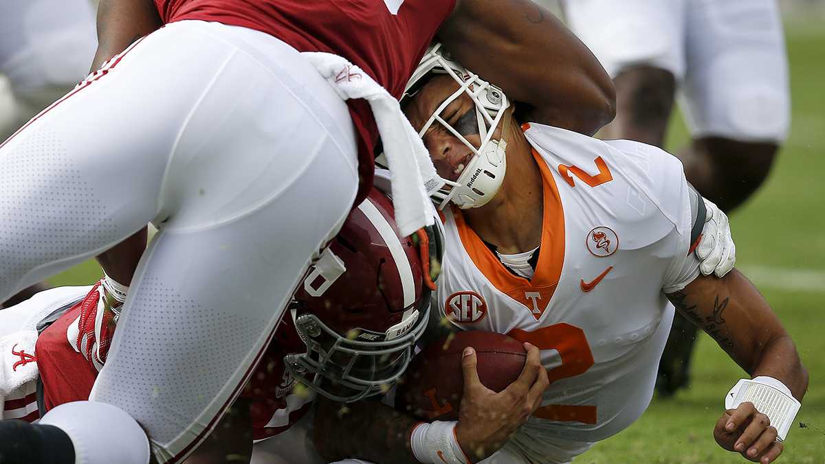 Alabama rolls to 11th straight win over Tennessee