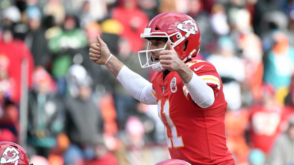 Chiefs beat Miami 29-13 to win back-to-back AFC West titles