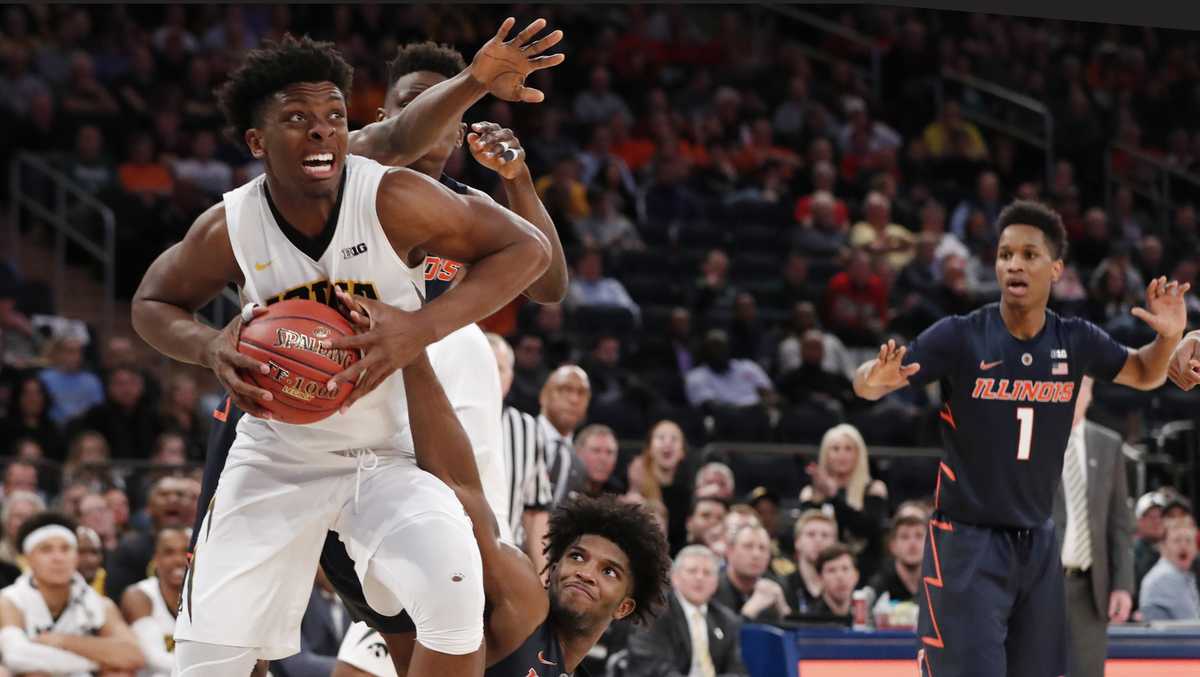 Iowa sophomore forward Tyler Cook to test NBA draft interest