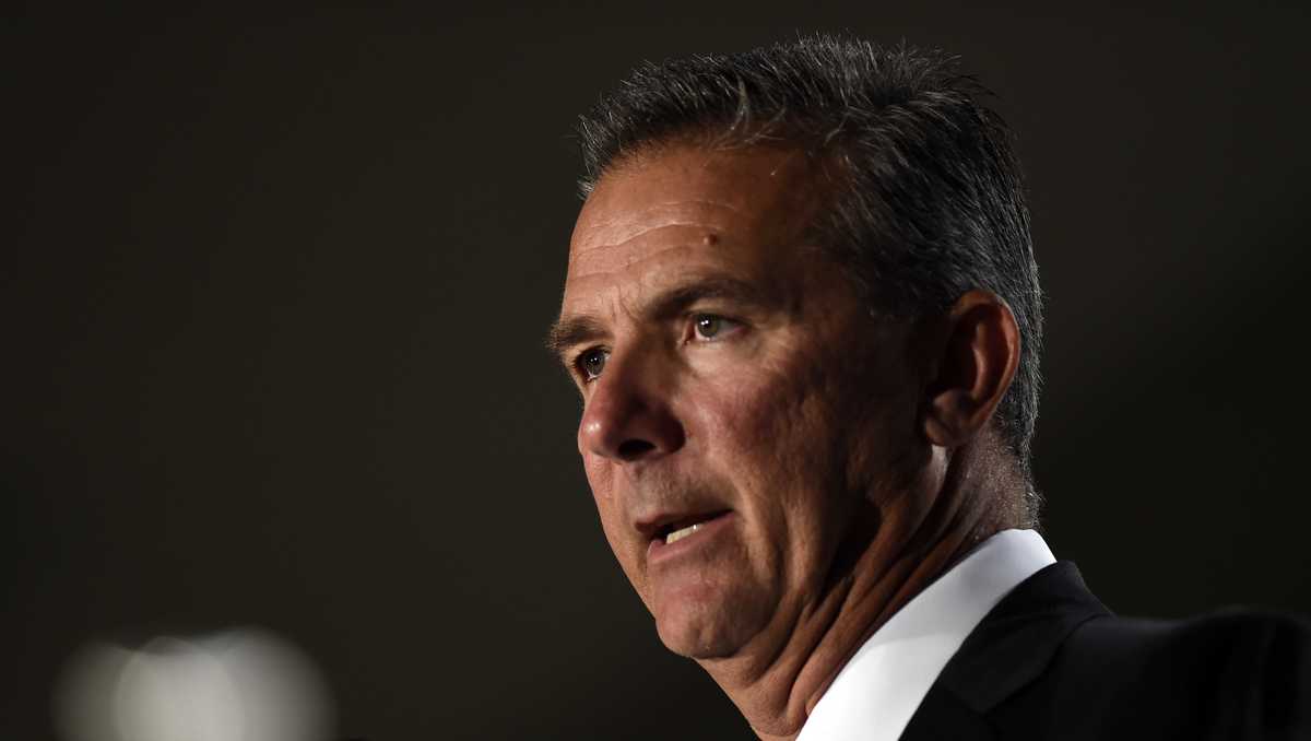 Ohio State's Meyer defends self, ex-assistant denies abuse