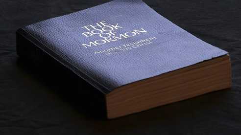 Room with a pew: New Marriotts get Bible, Book of Mormon