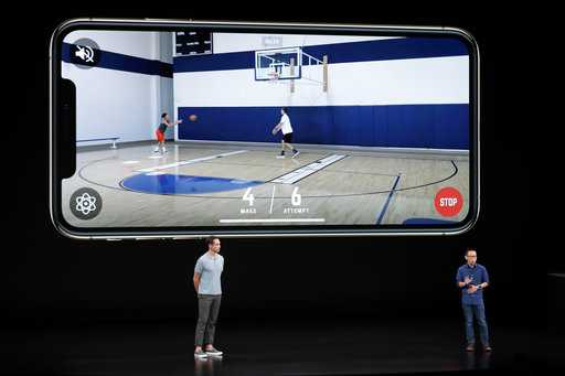 Apple Unveils Watch With Ekg Scanner Pricier Iphone