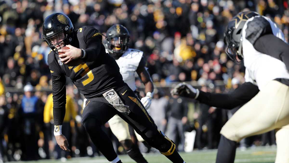 Tigers squeak out 33-28 victory over Vanderbilt