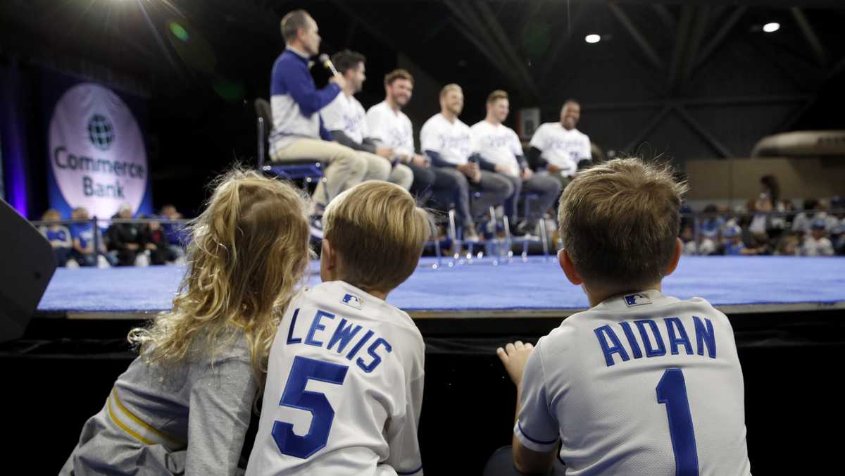 Looking into January, Royals cancel 2021 FanFest