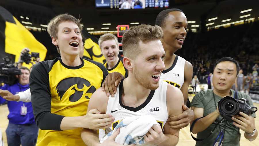 Bohannon nets winner, lifts No. 20 Iowa past Northwestern