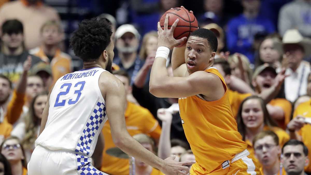 No. 8 Tennessee rallies past No. 4 Kentucky 82-78