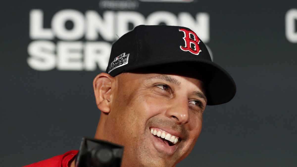 Alex Cora returning as Red Sox manager