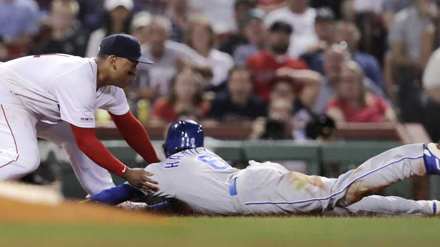 Royals speedy Hamilton has back-to-back plays overturned