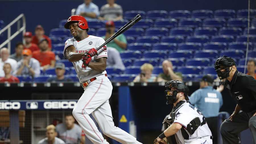 Reds' Aquino breaks NL rookie mark for HR in month with 14th