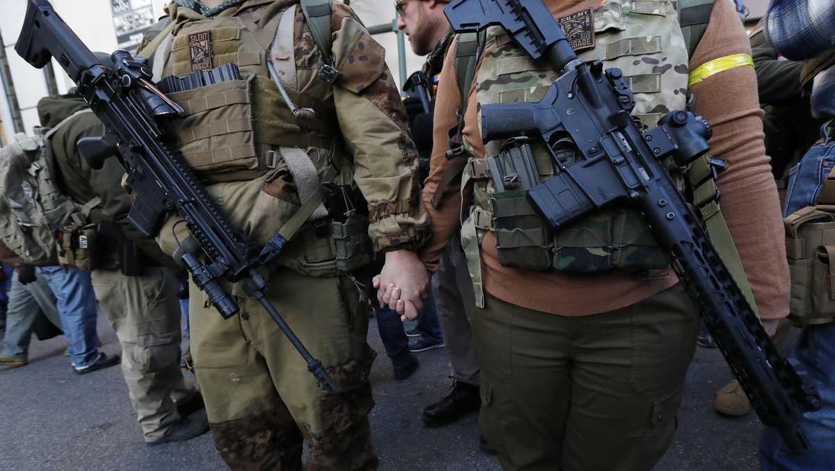Gun-rights activists, some with military-style rifles, converge on Richmond
