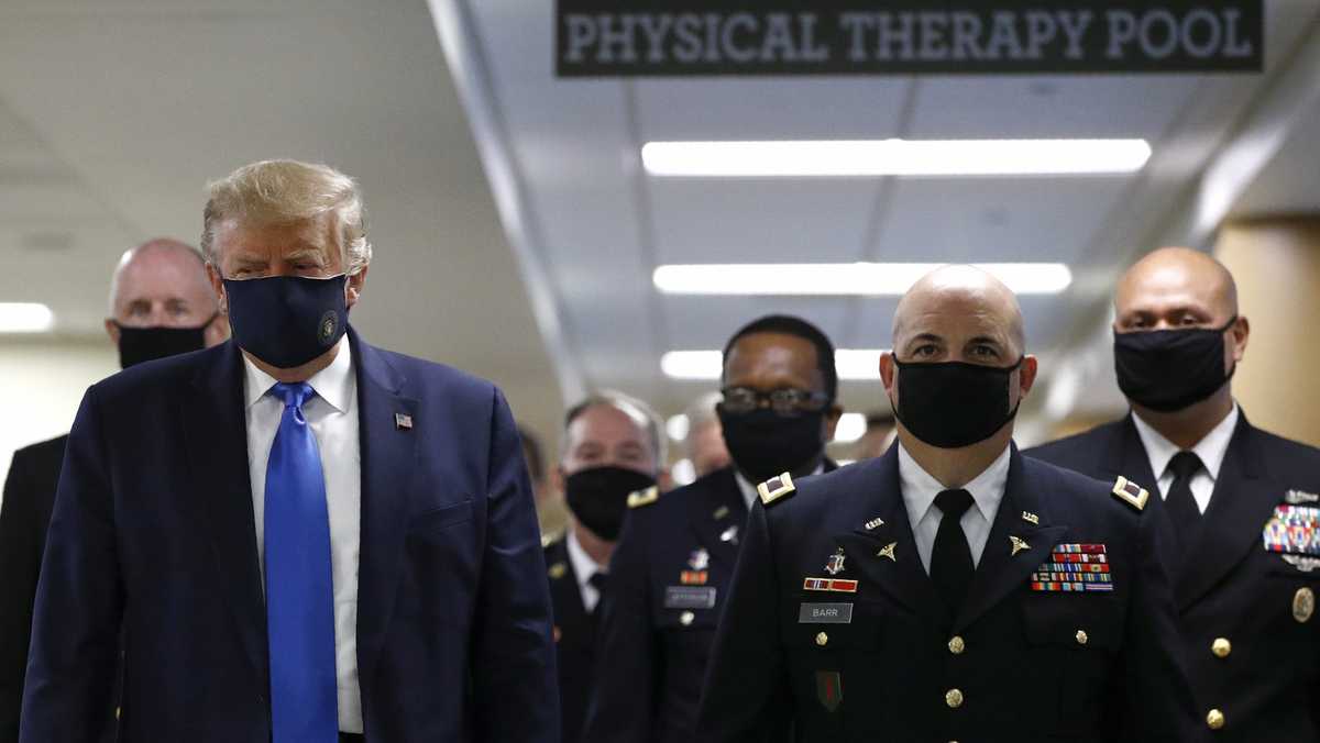 Trump wears mask in public for first time during pandemic
